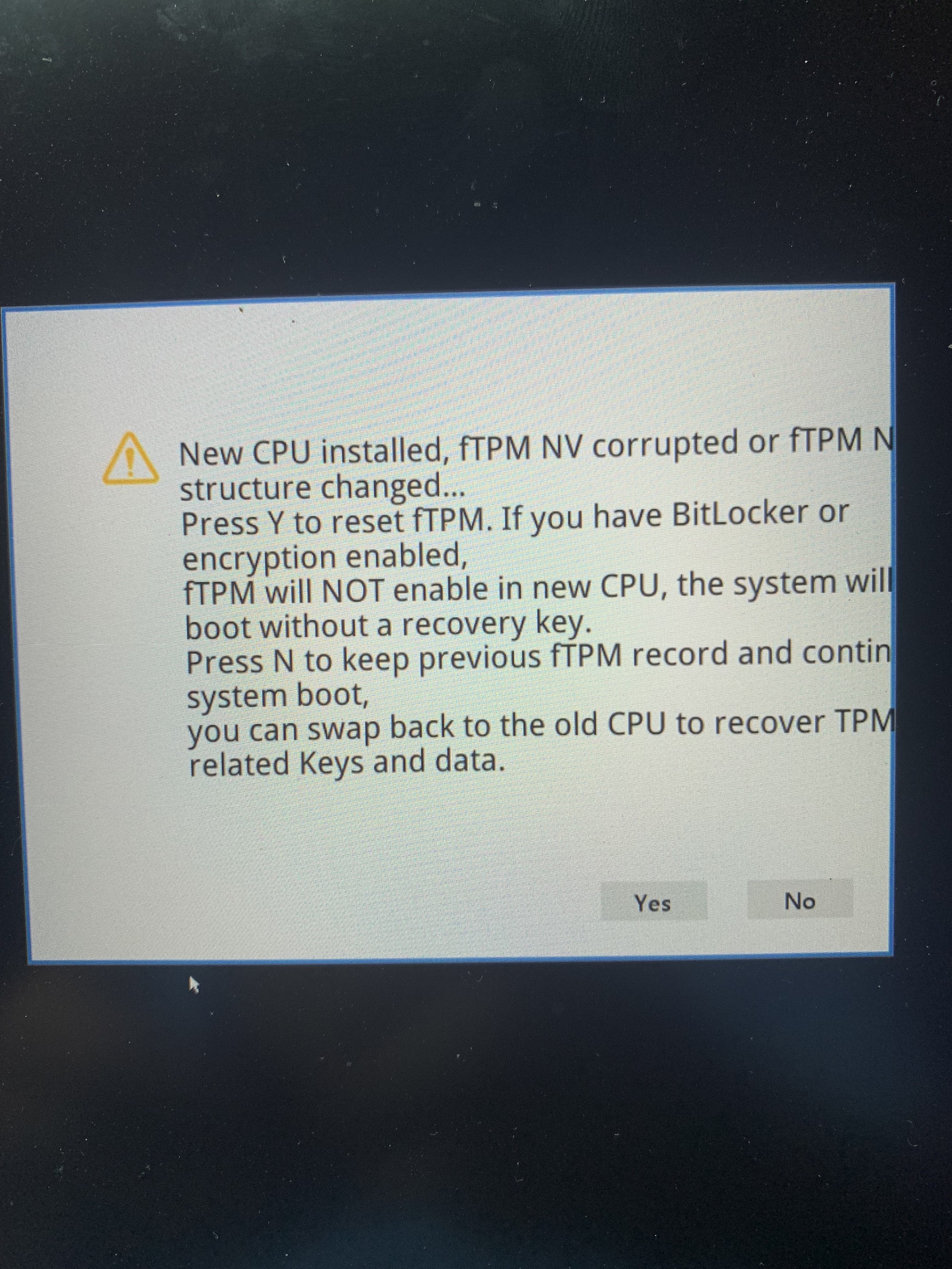 5b28094d7deea2b0fbff.jpg | Vinafix.com